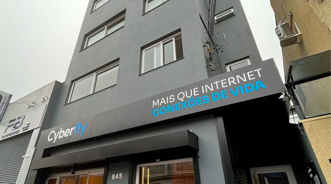 Cyberfly - Mais que internet, conexões de vida!